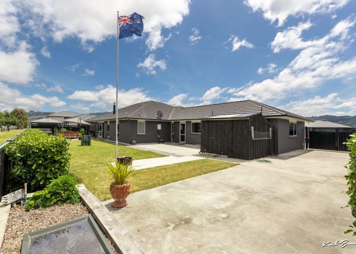 Free property data for 33 Buddle Road, Wallaceville, Upper Hutt - homes ...