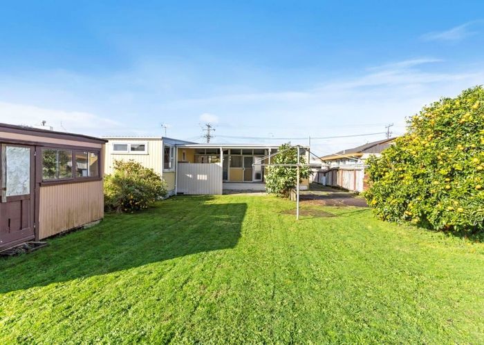 Free property data for 17 Pine Road, Orewa, Orewa - homes.co.nz