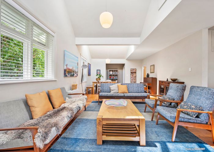 Free property data for 19 Scarborough Terrace, Mount Victoria ...