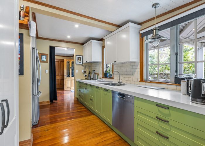 Free property data for 77 Bay Street, Red Beach, Red Beach - homes.co.nz