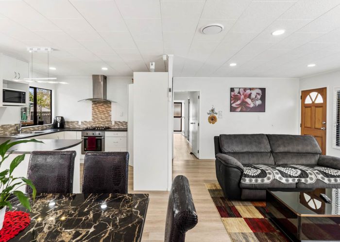 Free property data for 37 Rosemead Place, Randwick Park, Auckland ...