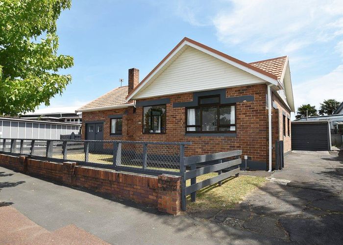 For rent | 1097 Great North Road, Point Chevalier, Auckland City ...
