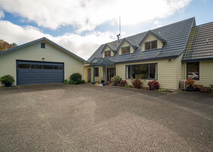Free property data for 25 Te Moenga Park, Acacia Bay, Taupo - homes.co.nz