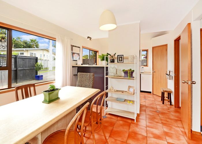 Free property data for 1/52 Rambler Crescent, Beach Haven, Auckland ...