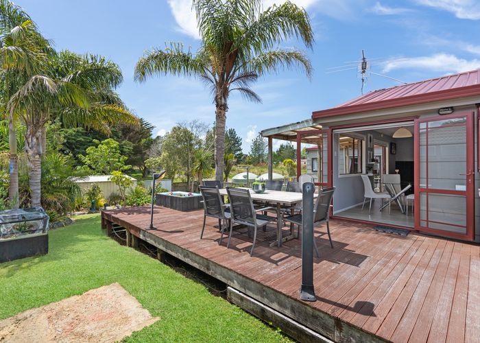 Free property data for 40 Beachlands Road, Beachlands, Auckland - homes ...