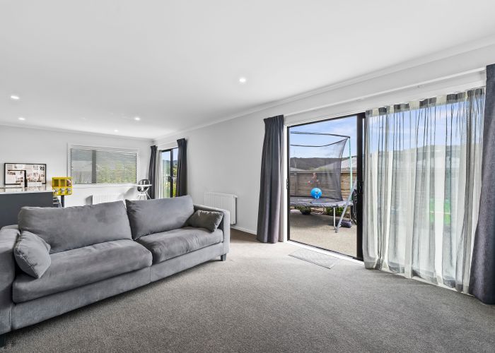 Free property data for 39 Henrietta Maxwell Grove, Wainuiomata, Lower ...