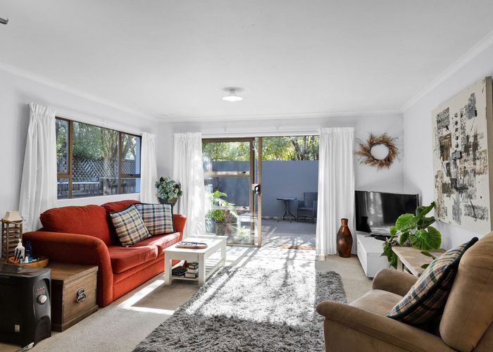 Free property data for 17 Bulkeley Terrace, New Plymouth, New Plymouth ...