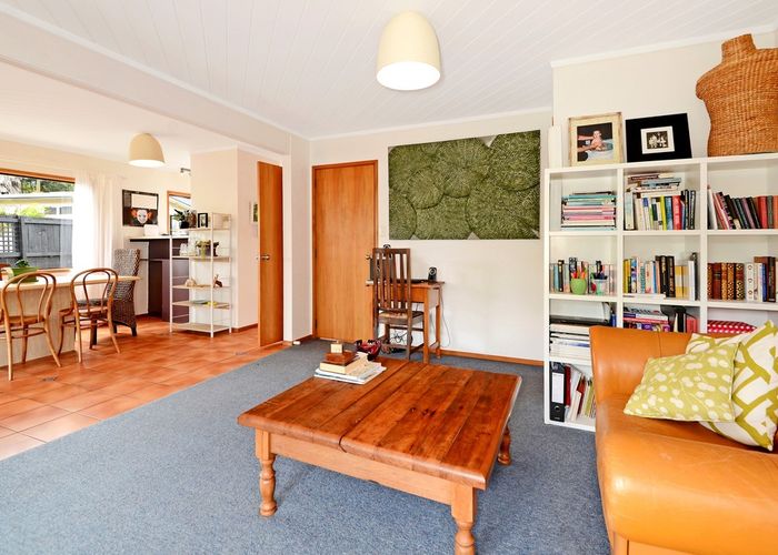 Free property data for 1/52 Rambler Crescent, Beach Haven, Auckland ...