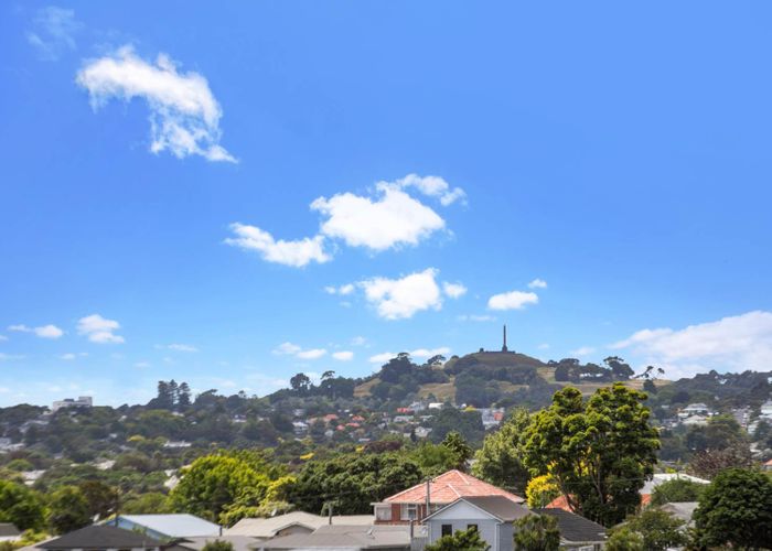 Free property data for 128 Mount Albert Road, Mount Albert, Auckland - homes.co.nz
