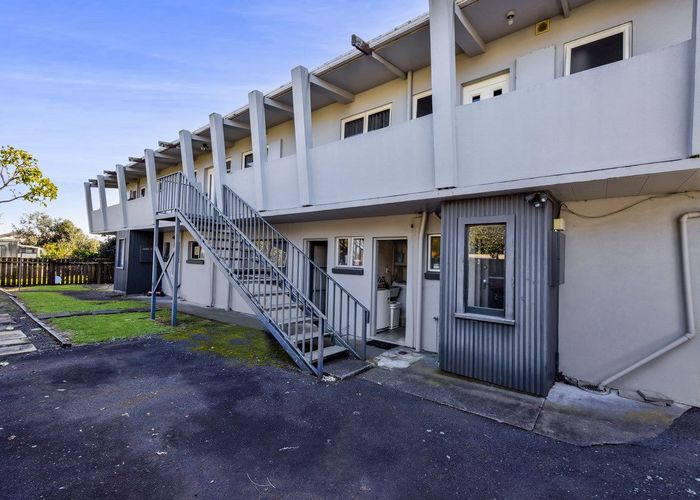 Free property data for 17 Bulkeley Terrace, New Plymouth, New Plymouth ...