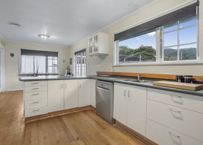 Free property data for 2 Tanekaha Street, Stokes Valley, Lower Hutt ...
