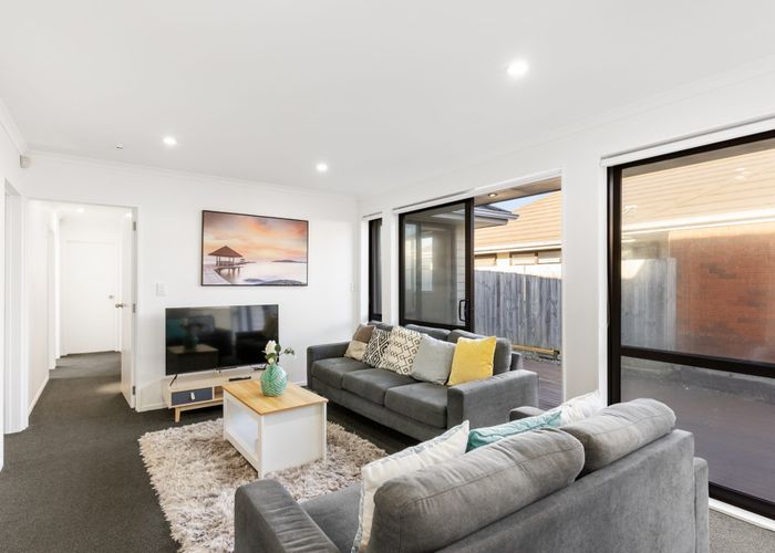 Free property data for 15 Whekau Drive, Takanini, Auckland - homes.co.nz