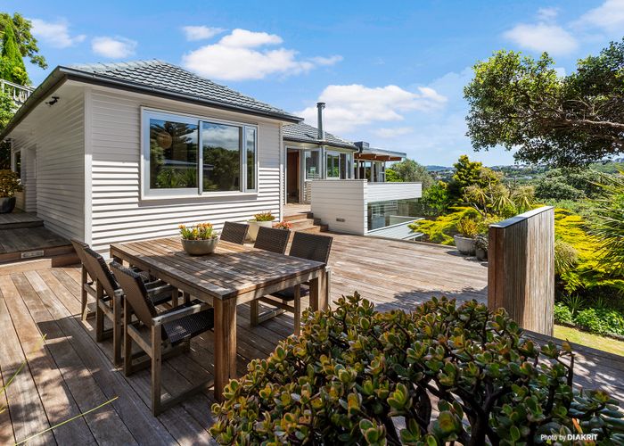 Free property data for 79 Nevay Road, Miramar, Wellington - homes.co.nz