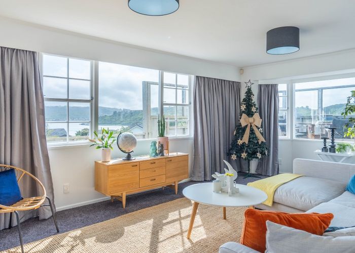 Free property data for 19 Brora Crescent, Papakowhai, Porirua - homes.co.nz