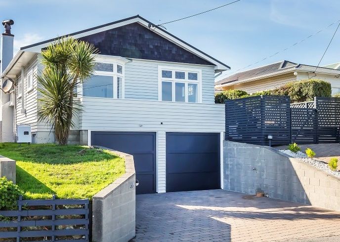 Free property data for 56 Nevay Road, Karaka Bays, Wellington - homes.co.nz