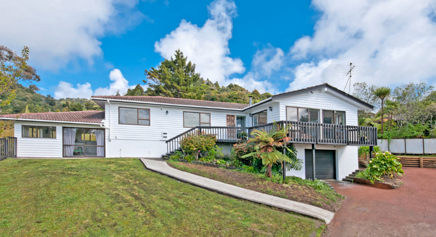 Free property data for 4 Atarua Gardens, Waiatarua, Auckland - homes.co.nz
