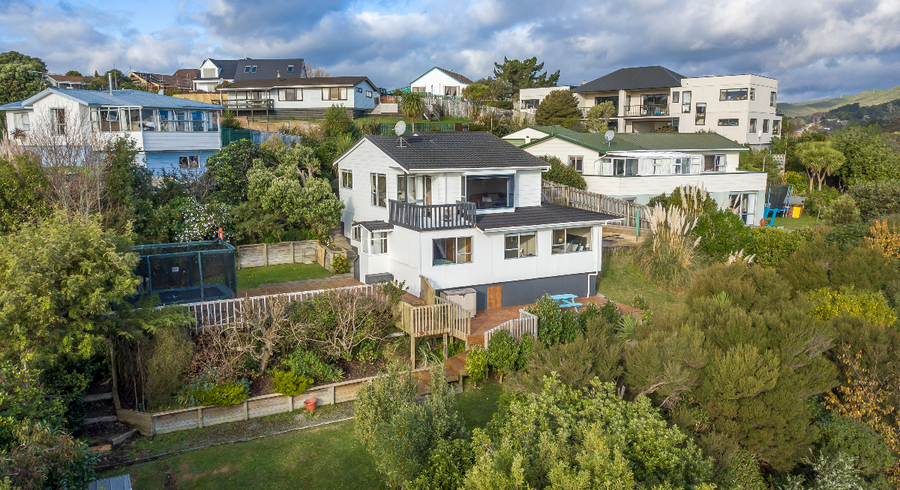 Free property data for 76 Mercury Way, Whitby, Porirua - homes.co.nz