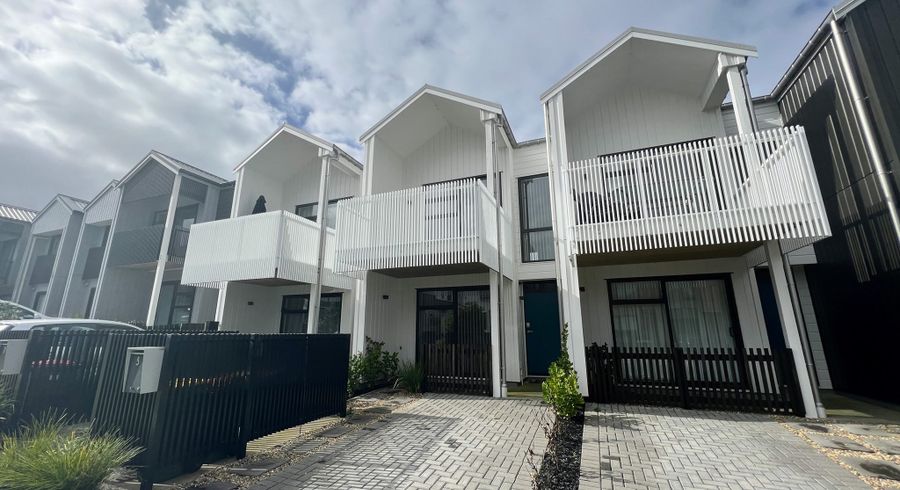 Free property data for 5 Wai Place, Westgate, Auckland - homes.co.nz