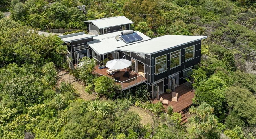 Free property data for 69 Piha Road, Piha, Piha - homes.co.nz