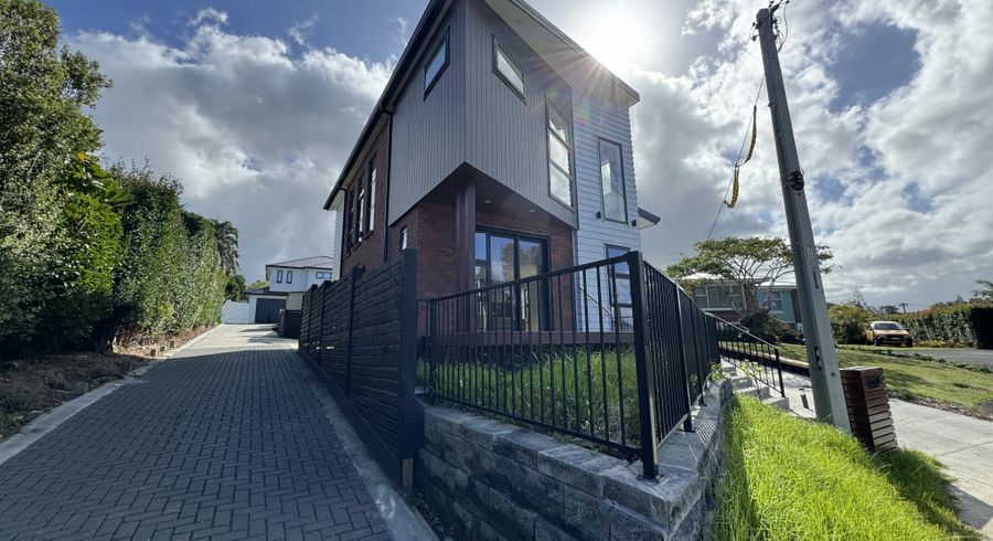 Free property data for 2A Maunder Place, New Lynn, Auckland - homes.co.nz