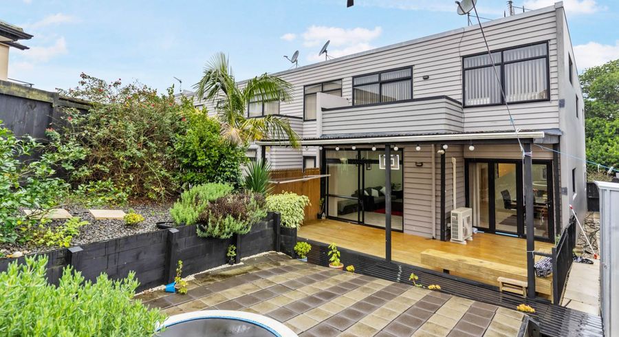 Free property data for 53 Norwood Drive, Flat Bush, Auckland - homes.co.nz