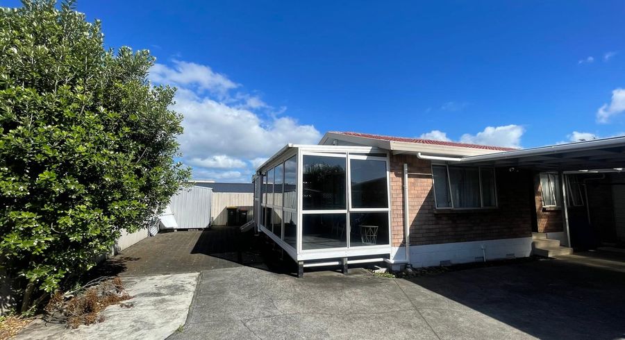 Free property data for 20B Kindergarten Drive, Conifer Grove, Takanini ...