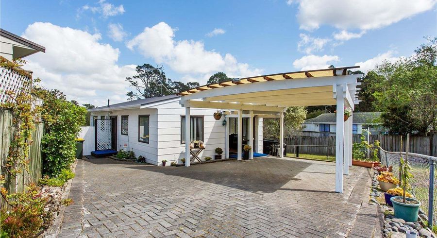 Free property data for 2/134 Spinella Drive, Bayview, Auckland - homes ...