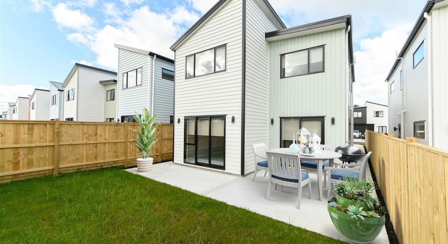 Free property data for 33 Pilot Drive, Hobsonville, Auckland - homes.co.nz