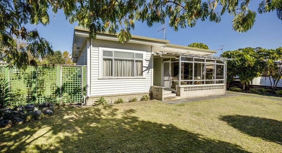 Free property data for 4 Logan Avenue, Marewa, Napier - homes.co.nz