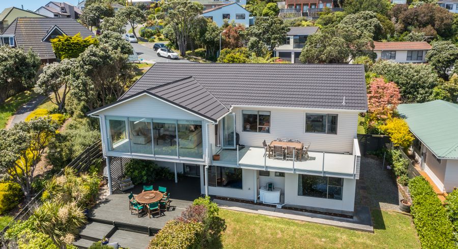 Free property data for 11 Mercury Way, Whitby, Porirua - homes.co.nz