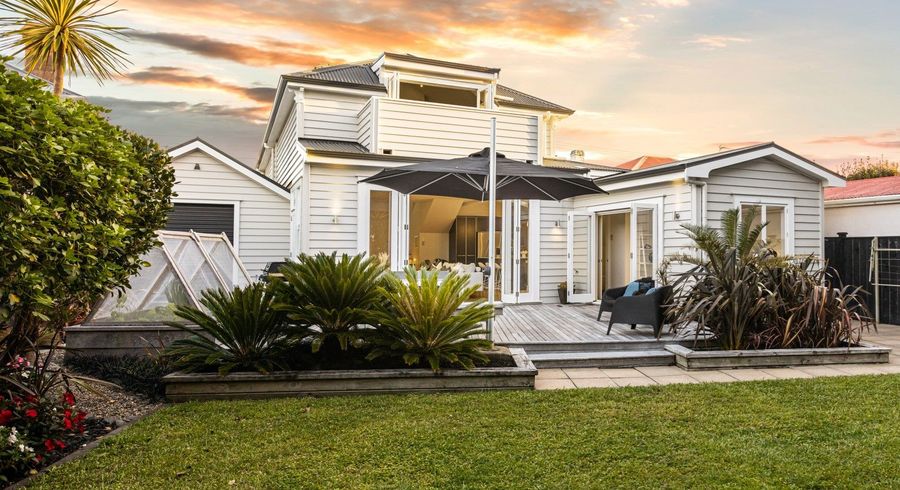Free property data for 16 Calliope Road, Devonport, Auckland - homes.co.nz