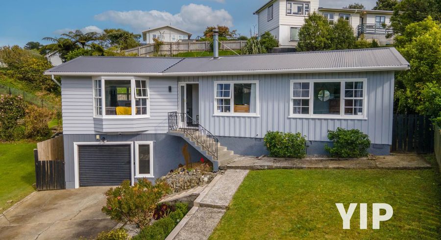 Free property data for 61 Batchelor Street, Newlands, Wellington ...