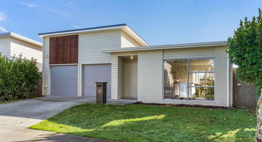 Free property data for 32 Popokatea Drive, Takanini, Auckland - homes.co.nz