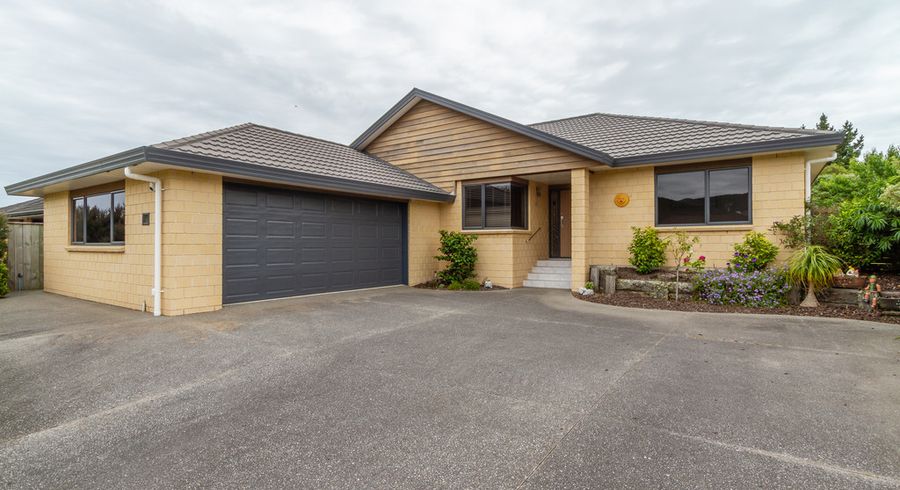 Free property data for 35 Waterstone Avenue, Paraparaumu - homes.co.nz