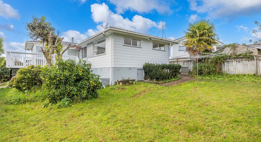 Free property data for 92 Lynn Road, Bayview, Auckland - homes.co.nz