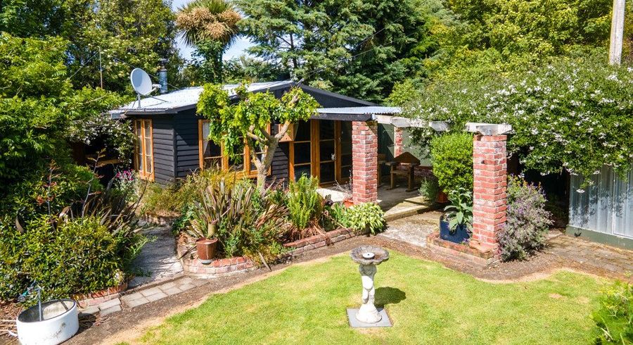 Free property data for 7 Queen Street, Coalgate, Coalgate - homes.co.nz