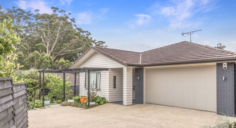 Free property data for 13 Whares Court, Millwater - homes.co.nz