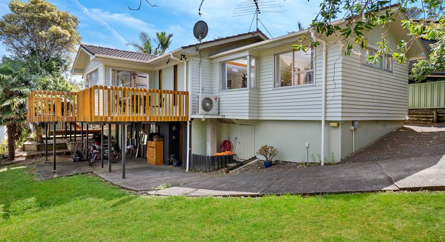 Free property data for 39 Domain Road, Glenfield, Auckland - homes.co.nz