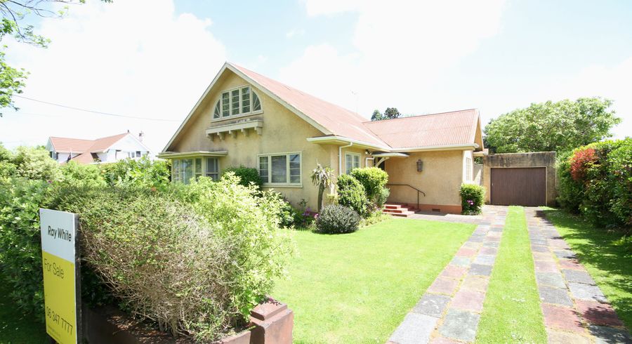Free property data for 8 Tarata Street, Saint Johns Hill, Whanganui ...