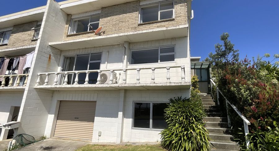 Free property data for 27B Port View Crescent, Moturoa, New Plymouth ...