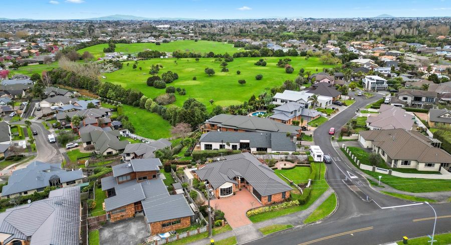 Free property data for 74 Rototuna Road, Rototuna, Hamilton - homes.co.nz