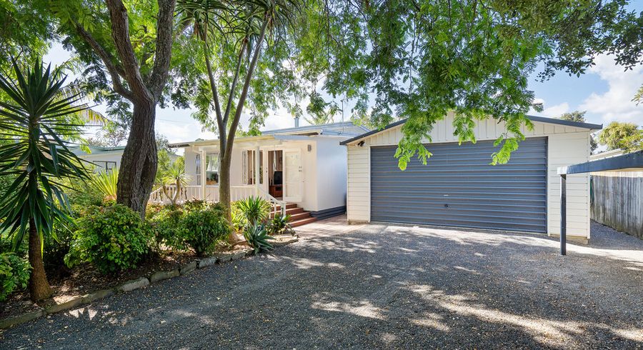 Free property data for 13 First View Avenue, Beachlands, Auckland ...