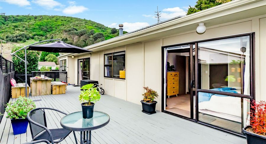 Free property data for 72A Elizabeth Street, Waikanae - homes.co.nz