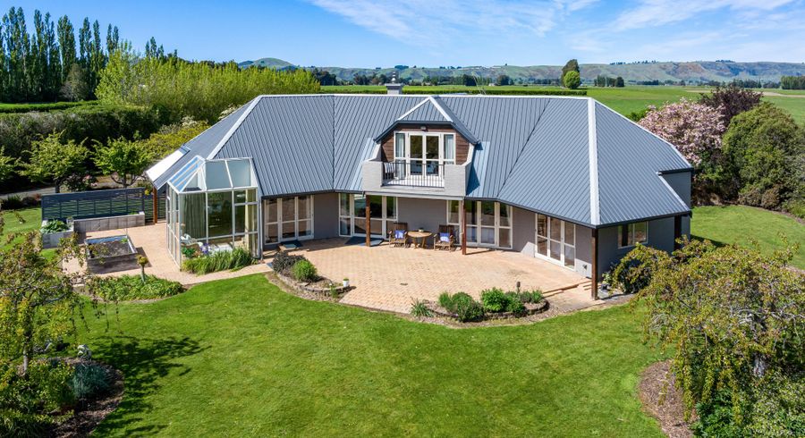 Free property data for 47 Huntly Road, Outram, Outram - homes.co.nz