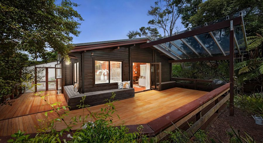 Free property data for 1062 Scenic Drive North, Swanson, Auckland ...