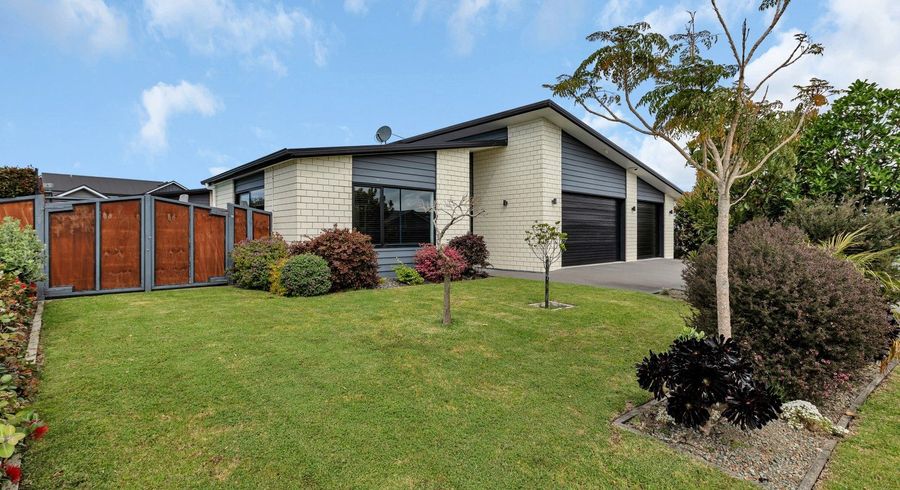 Recently sold | 11 Waitemata Drive, One Tree Point - homes.co.nz
