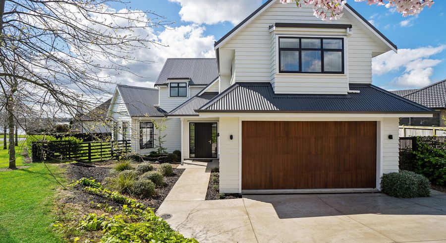 Free property data for 11 Asola Place, Karaka, Papakura - homes.co.nz