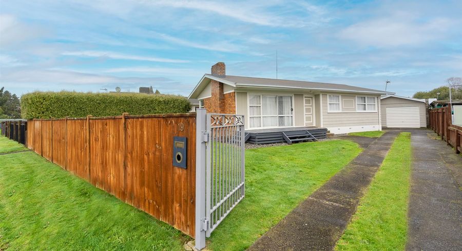 Free property data for 19 Raymond Street, Fairview Downs, Hamilton ...