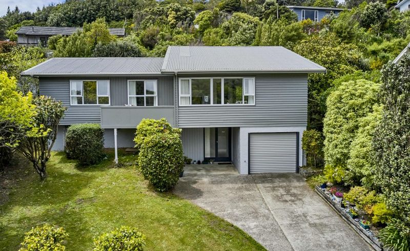 Free property data for 5 Ayton Drive, Whitby, Porirua - homes.co.nz