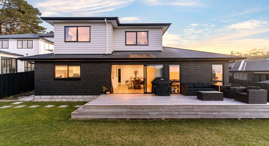 Free property data for 7 School Road, Morningside, Auckland - homes.co.nz